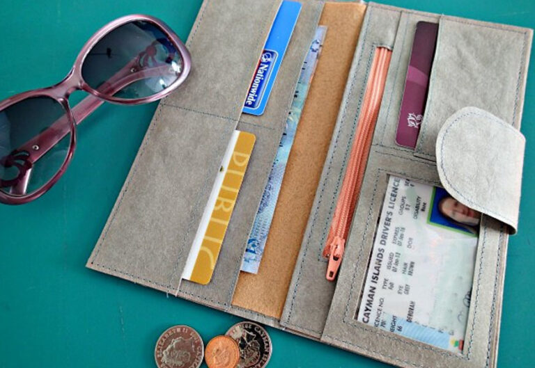 'Leather' Kraft Tex Wallet tutorial from So Sew Easy - J. Conlon and Sons